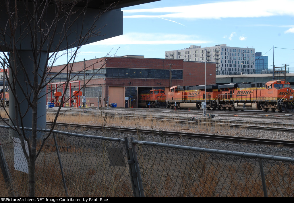 BNSF 6098 & 6385 On Standby
